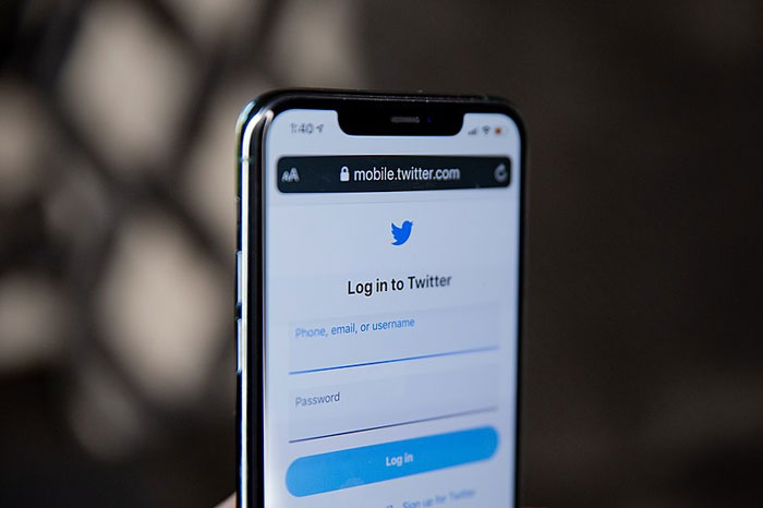 Why Does Twitter Log Me Out? And How to Fix it